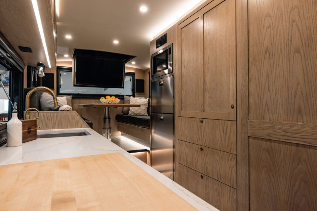 SX Explore – Ultimate Overland RV | EarthRoamer Expedition Vehicles