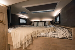 SX Explore – Ultimate Overland RV | EarthRoamer Expedition Vehicles